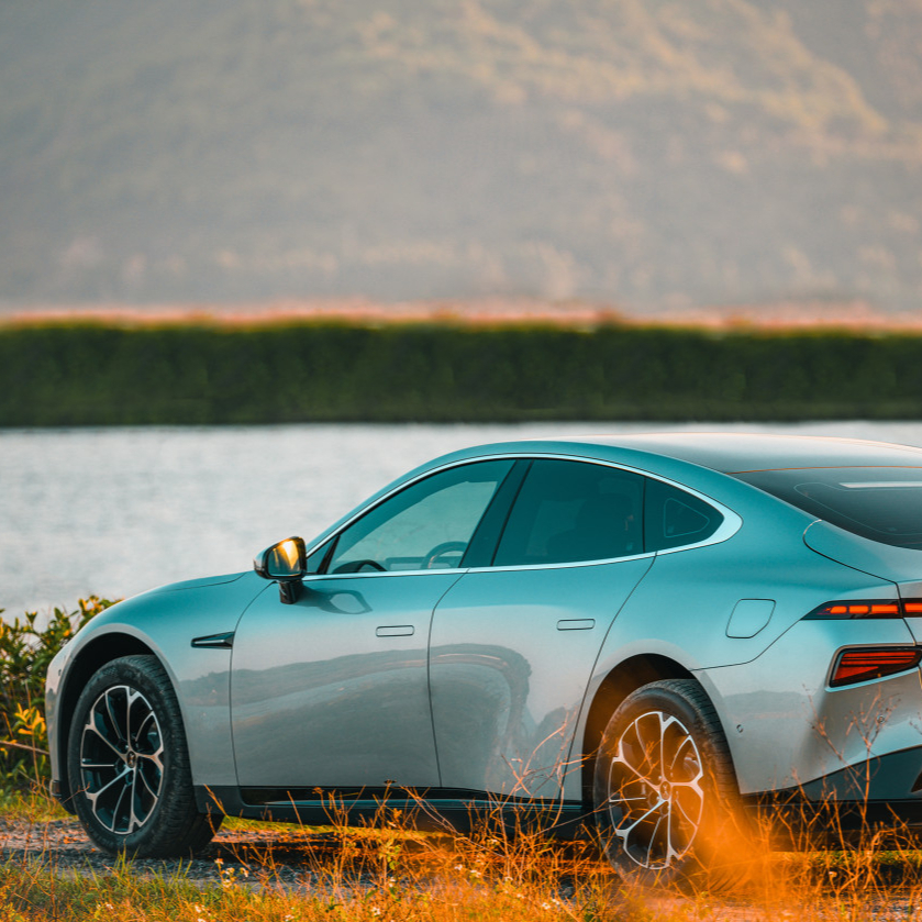 小鹏宣布再降价！P7i鹏翼版最高优惠5万元，全系车型售价20.89万元起_中金在线财经号